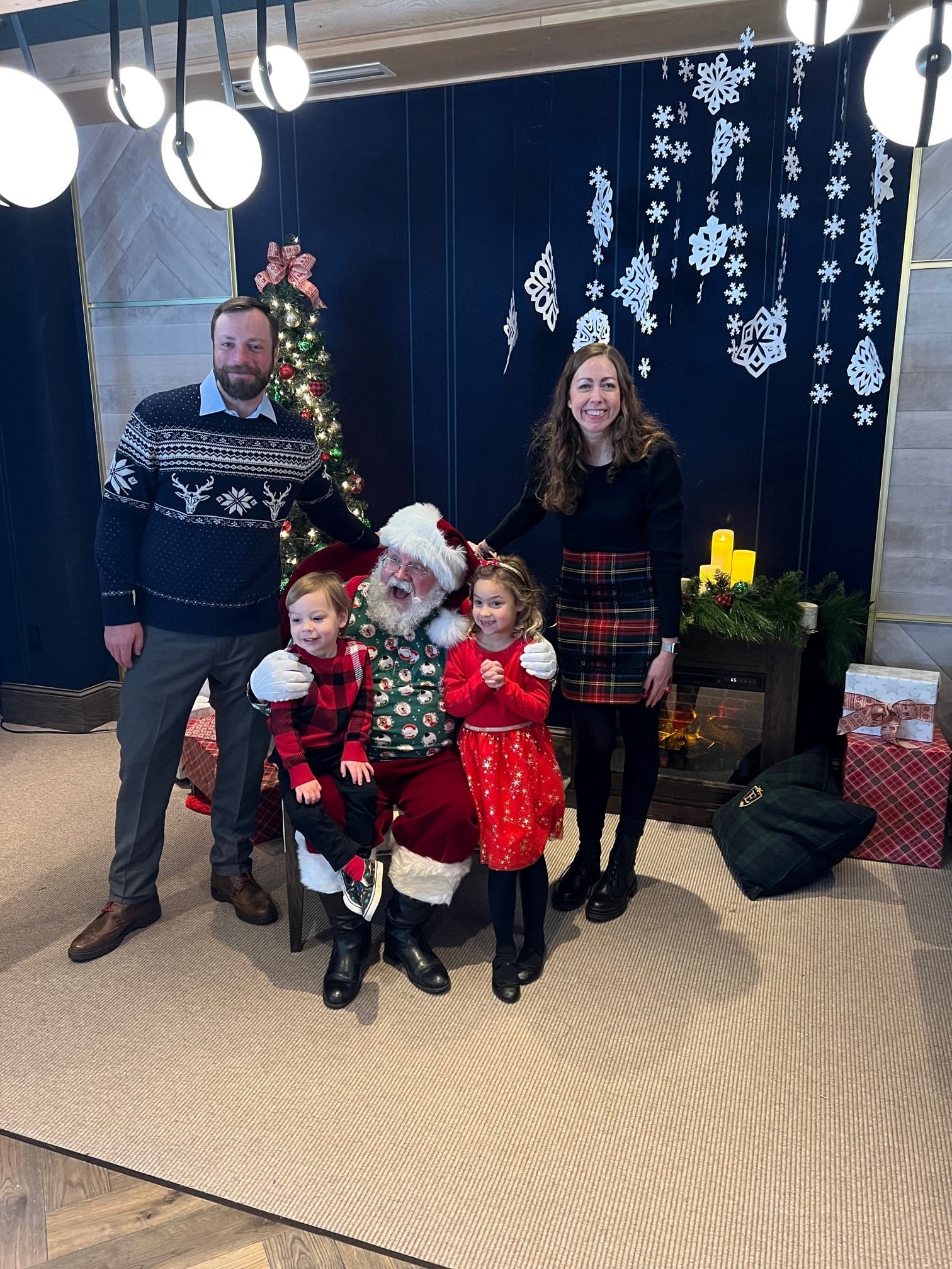 Merry Christmas OLG Staff & Faculty! - GroupHug